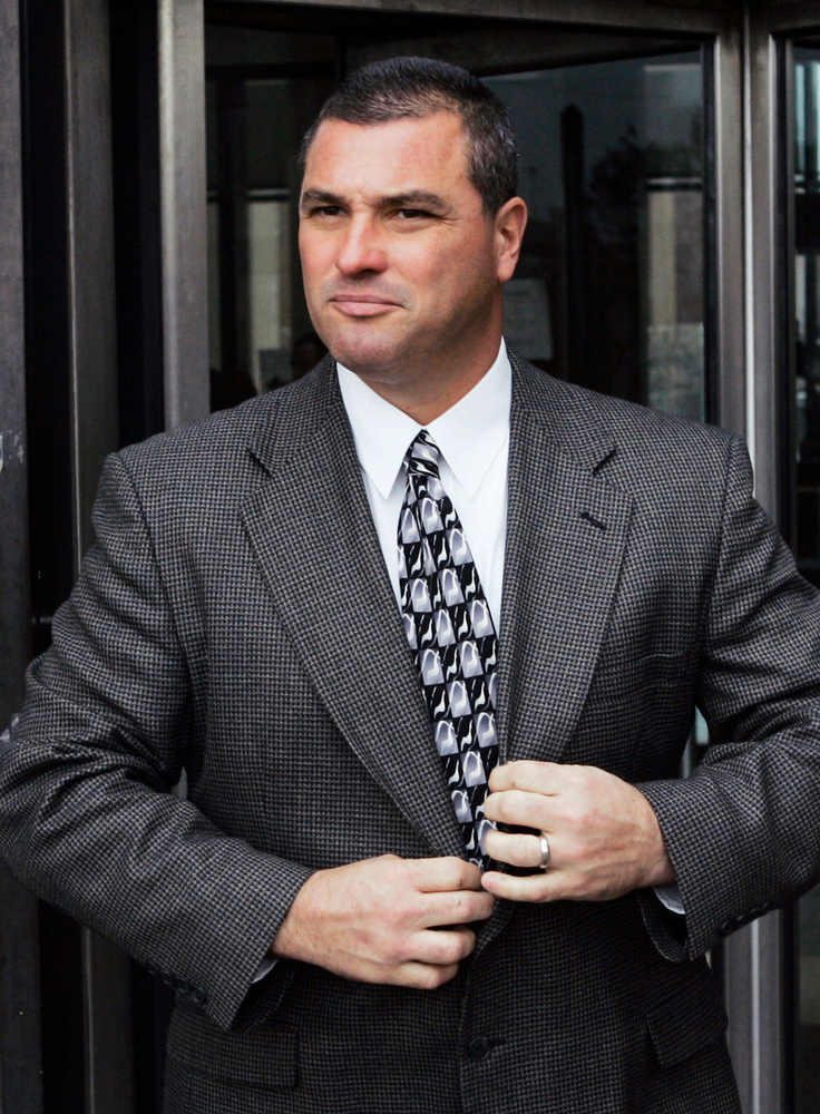 Ex-Chicago Cop Gets 12 Years in Corruption Case | Officer