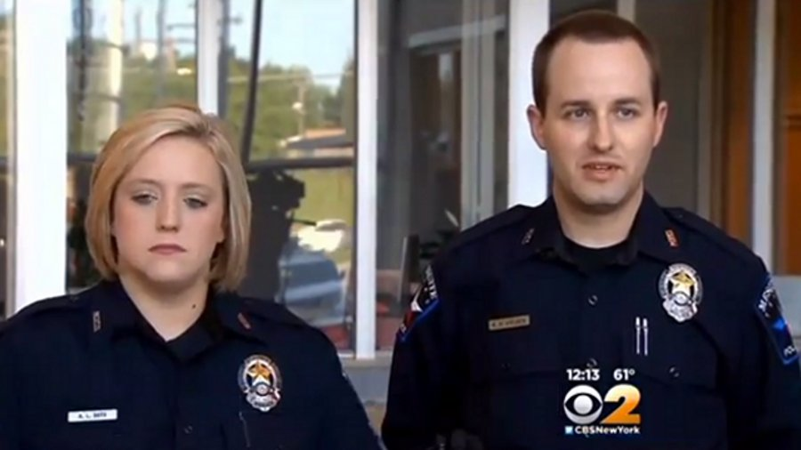 Texas Police Officers Praised for Rescuing Man | Officer