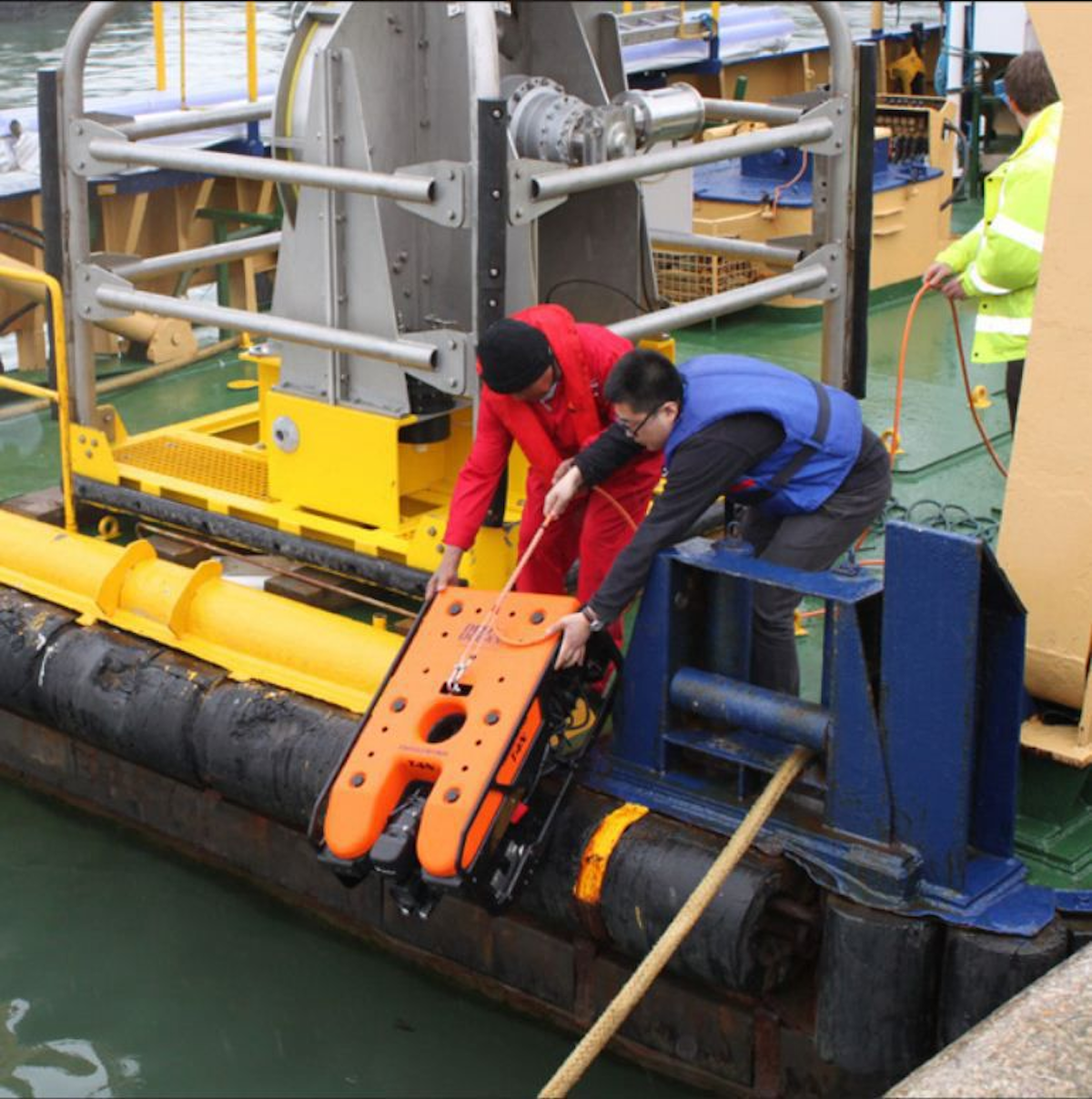 The Phantom T5 ROV From: Deep Ocean Engineering | Officer