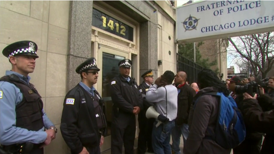 Chicago Police Union Defends Hiring of Suspended Officer | Officer