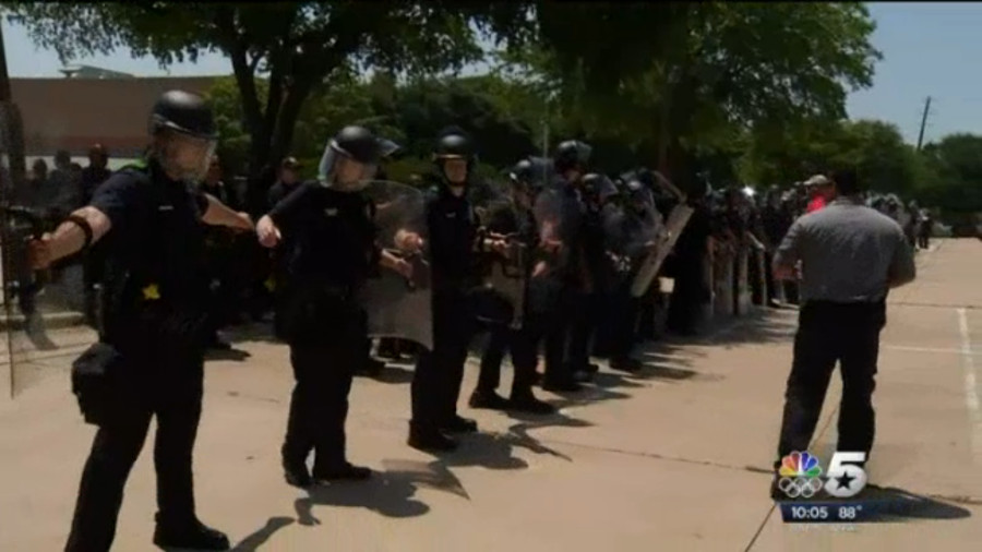Dallas Police Practice Riot Control Ahead of Trump Rally | Officer
