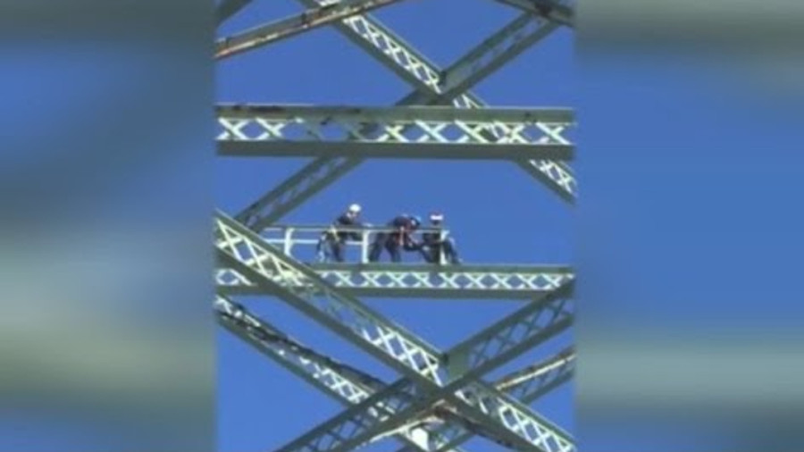 Brave Police Officers Climb 20-Stories To Save Suicidal Man On Bridge ...