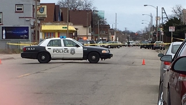 Milwaukee Police Cruiser Shot, Officer Hurt by Shattered Glass | Officer