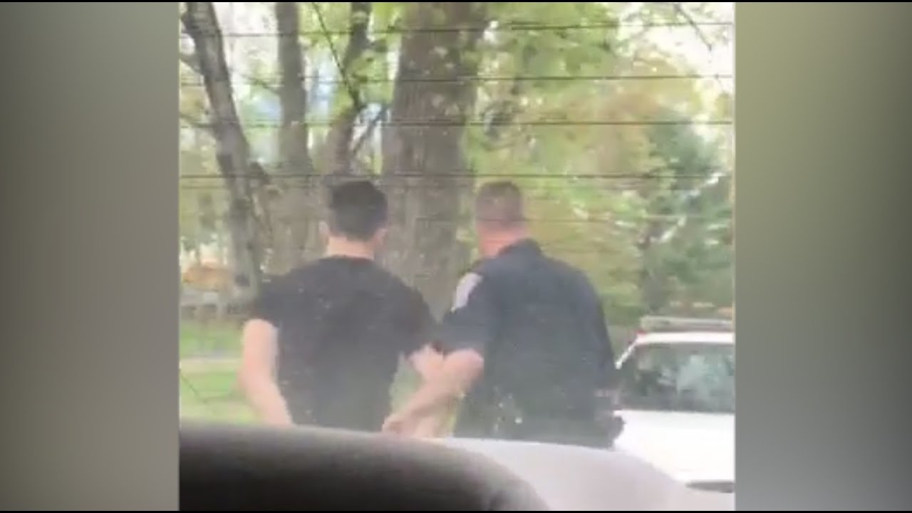 Connecticut Police Officer Helps Teen Land a Date to Prom | Officer