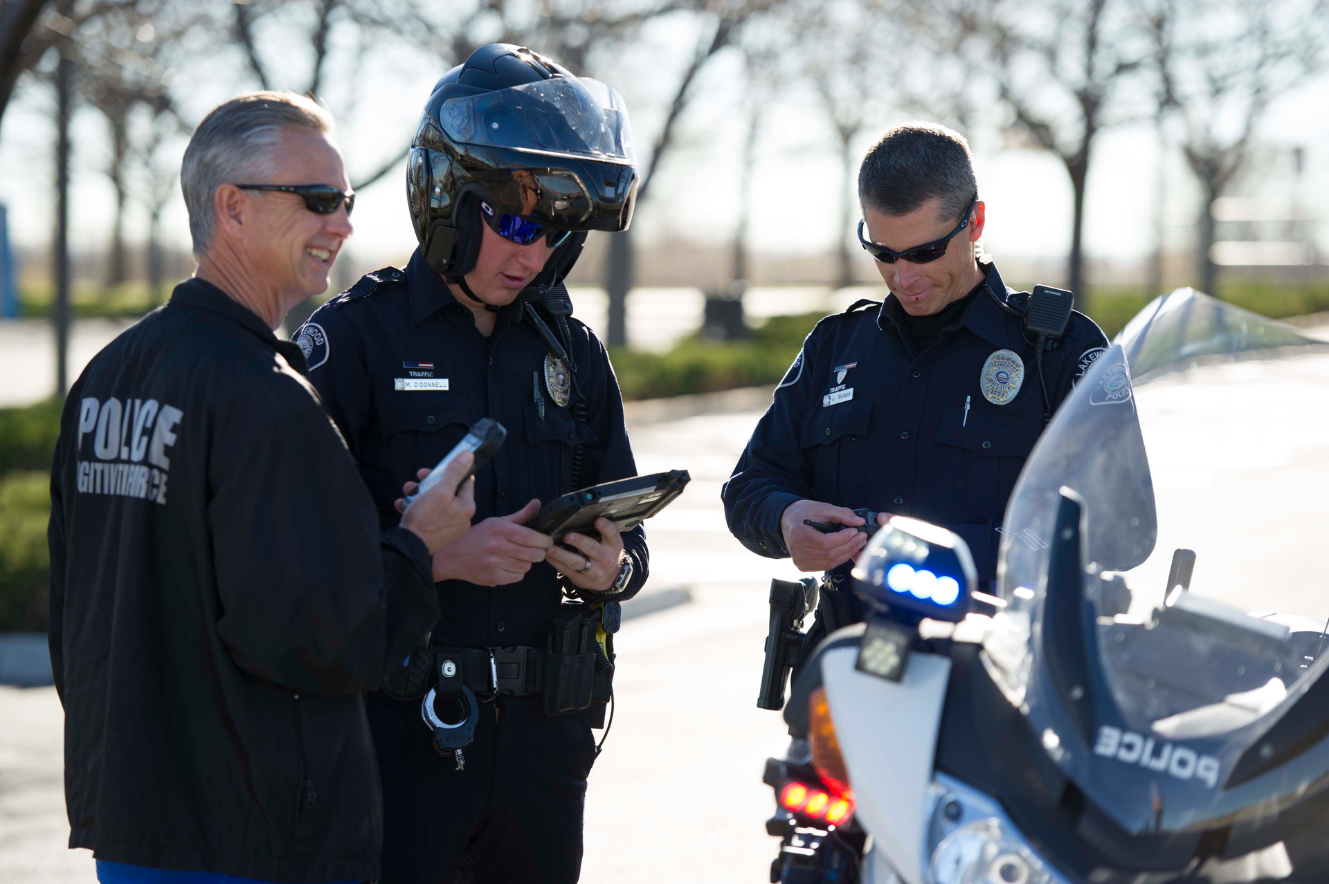 How Patrol Can Send and Receive Info Faster, More Reliably | Officer
