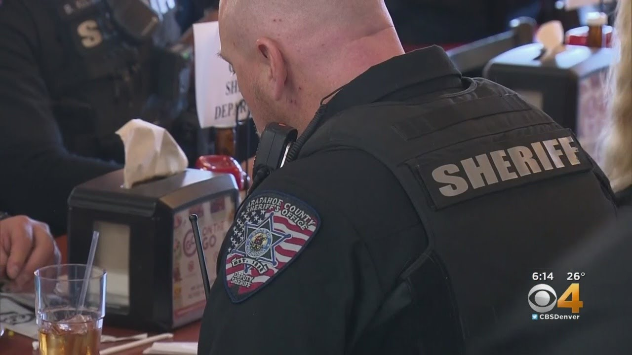 Nonprofit Treats Colorado Sheriff's Deputies to Thanksgiving Meal | Officer