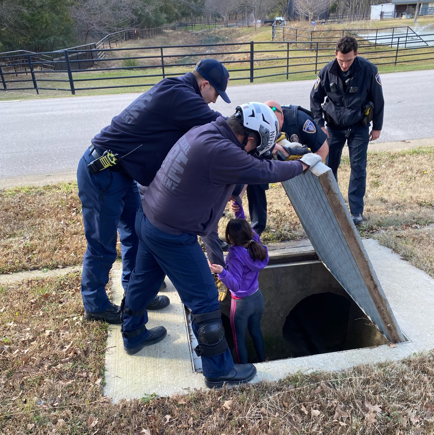 Texas Police Rescue Girl Trapped by Snakes in Drain Pipe | Officer