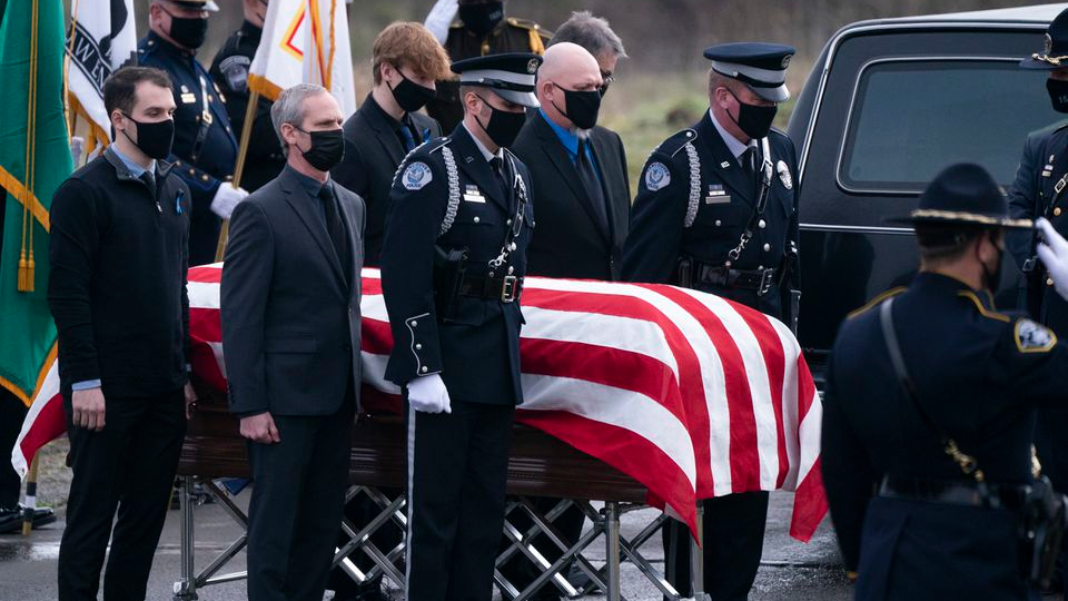 'I Always Felt Safe with My Dad Around': Fallen Wash. Officer Laid to ...