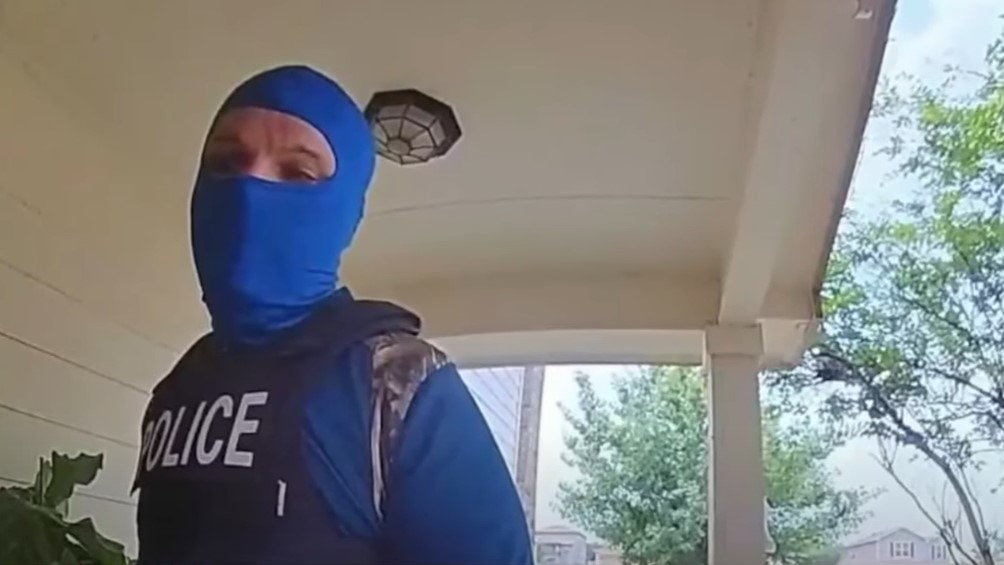 Texas Sheriff Uses Social Media to Nab Phony Cop who Stole Cash, Gun ...