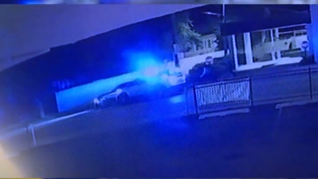 Video: Chicago Police Caught in Traffic Accident Shootout | Officer