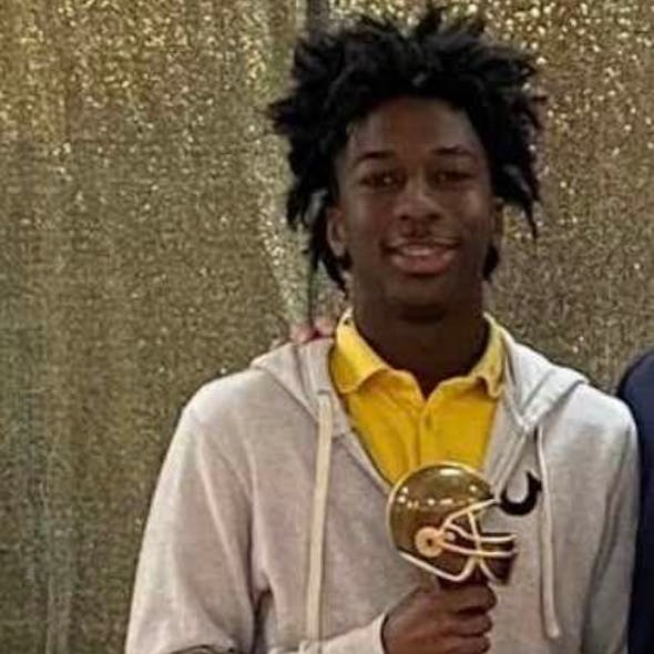 Teen Saves Miss. Police Officer, 3 Girls as Car Sinks in River | Officer