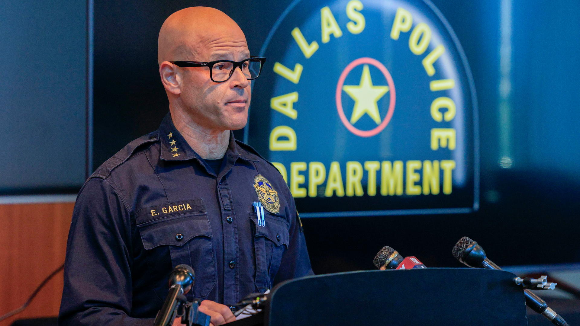 Dallas Police Officers Offered 30 Days of Paid Leave to Deal with ...
