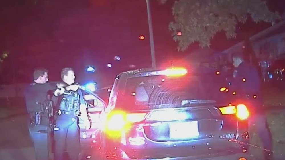 Watch Disturbing Traffic Stop Shootout with Ill. Police Officers | Officer