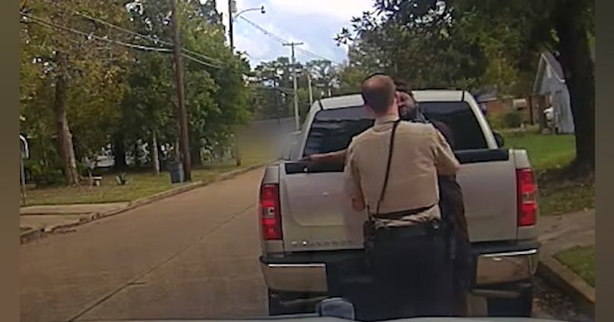 Video Driver Shot Going For Louisiana State Police Officers Taser During Stop Officer 7375