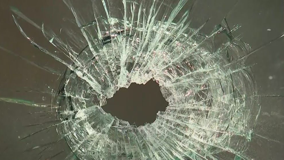 Philadelphia Transit Police Officer Shoots Fleeing Armed Murder Suspect ...