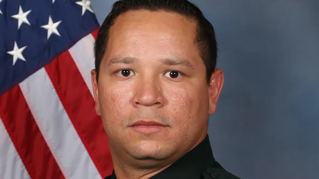 Fla. Sheriff's Deputy Killed in Christmas Eve Shootout | Officer