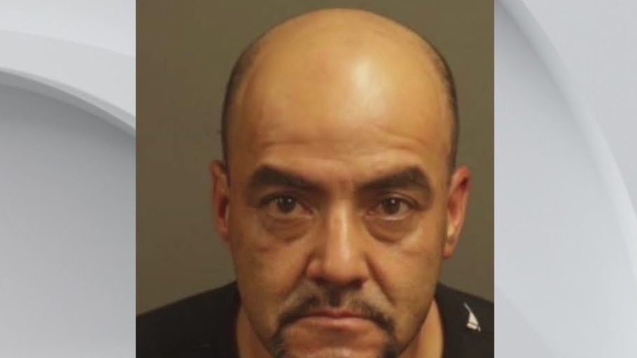 Los Angeles County Deputies Hunt for Inmate who Walked Out of Station ...