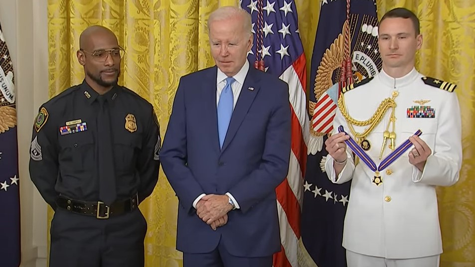 Watch 6 Law Enforcement Officers Receive Medal of Valor | Officer