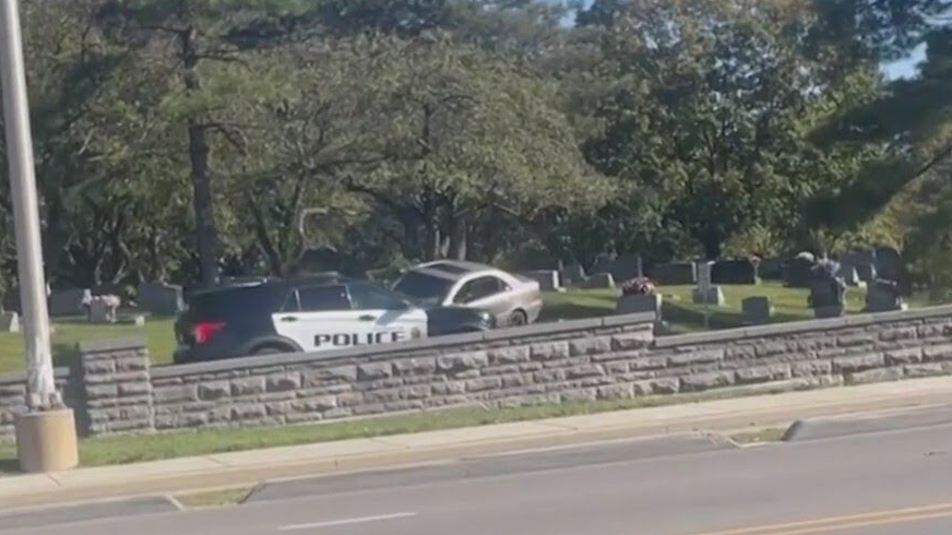 Video: Ind. Police Chase Gun Theft Suspect Through Cemetery | Officer