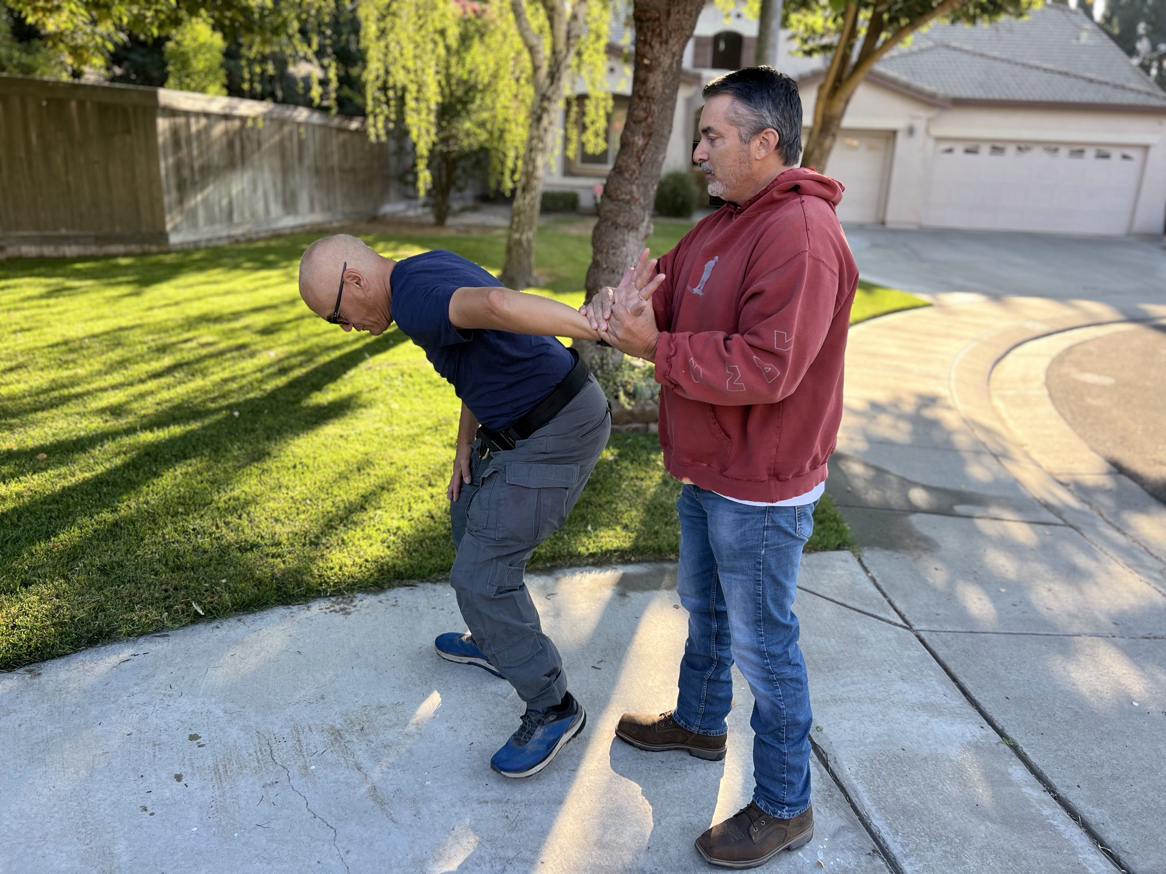 Handcuffing: The Transition From Firearm to Cuffing a Suspect | Officer