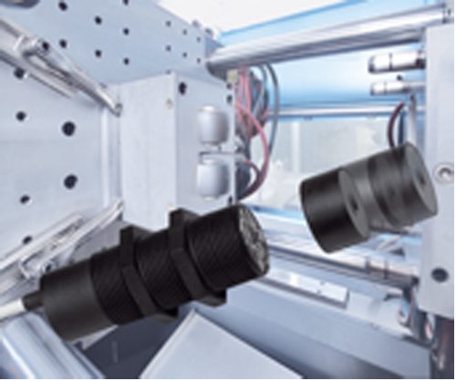 Safety monitoring relay and sensor in one compact solution | Automation ...