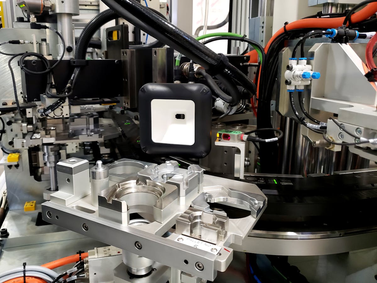 Beckhoff Mechatronic Material Handling for Complex Automotive Assembly ...