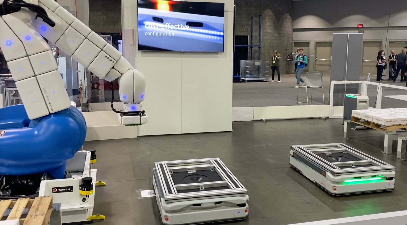 A Mobile Robot for Matrix Production Setups | Automation World