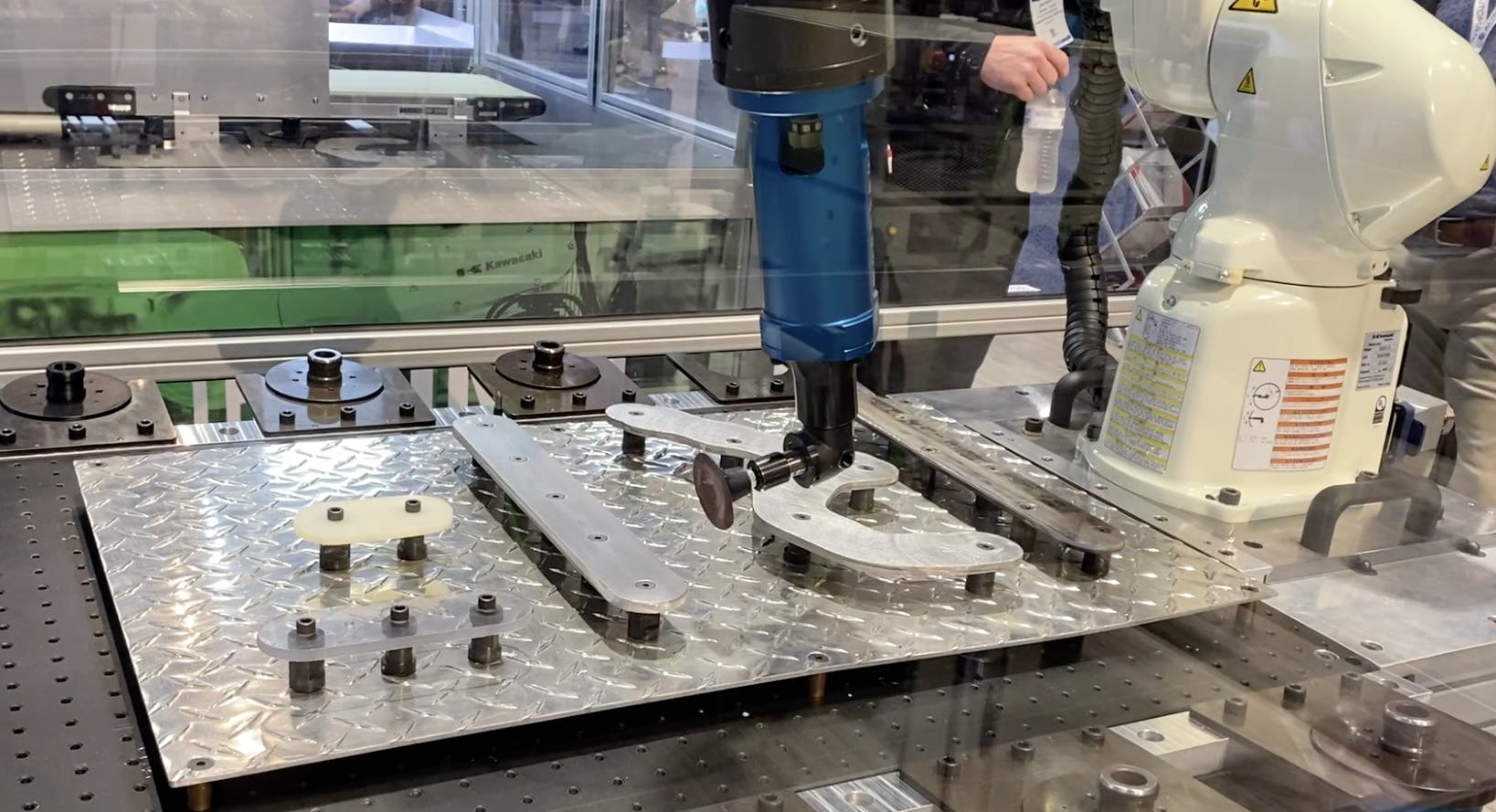 Kawasaki Robotics Announces New Cobot Line and Use of Off-the-Shelf ...